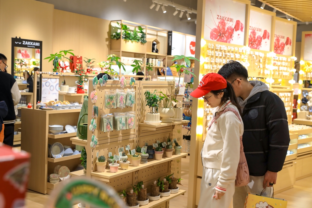 China intensifica apoyo financiero para estimular el consumo